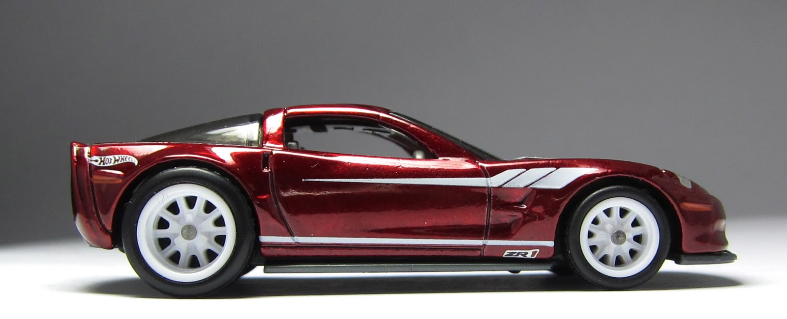 First Look: Hot Wheels Corvette 60th Anniversary ’55 and ’58 Corvettes ...