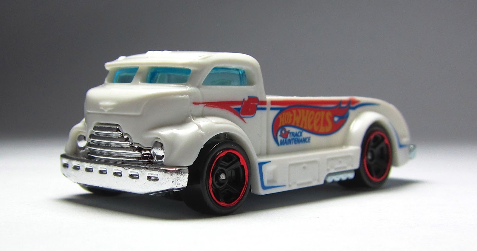 First Look: Hot Wheels "Hot Wheels High" School Bus & Mig Rig recolor ...