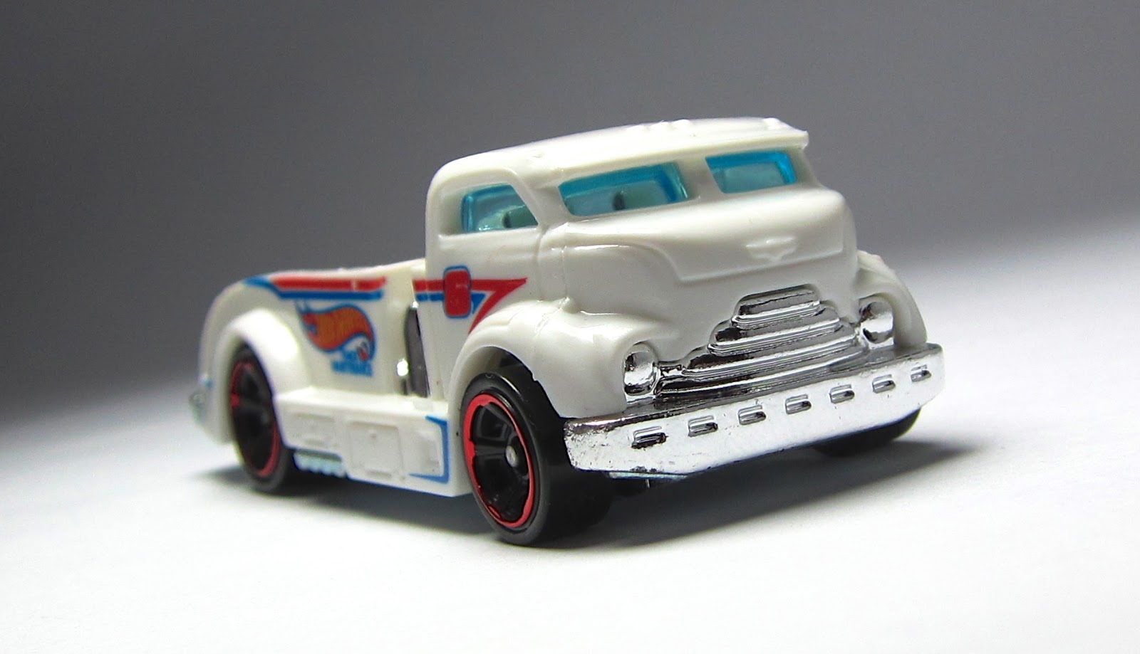 First Look: Hot Wheels "Hot Wheels High" School Bus & Mig Rig recolor ...
