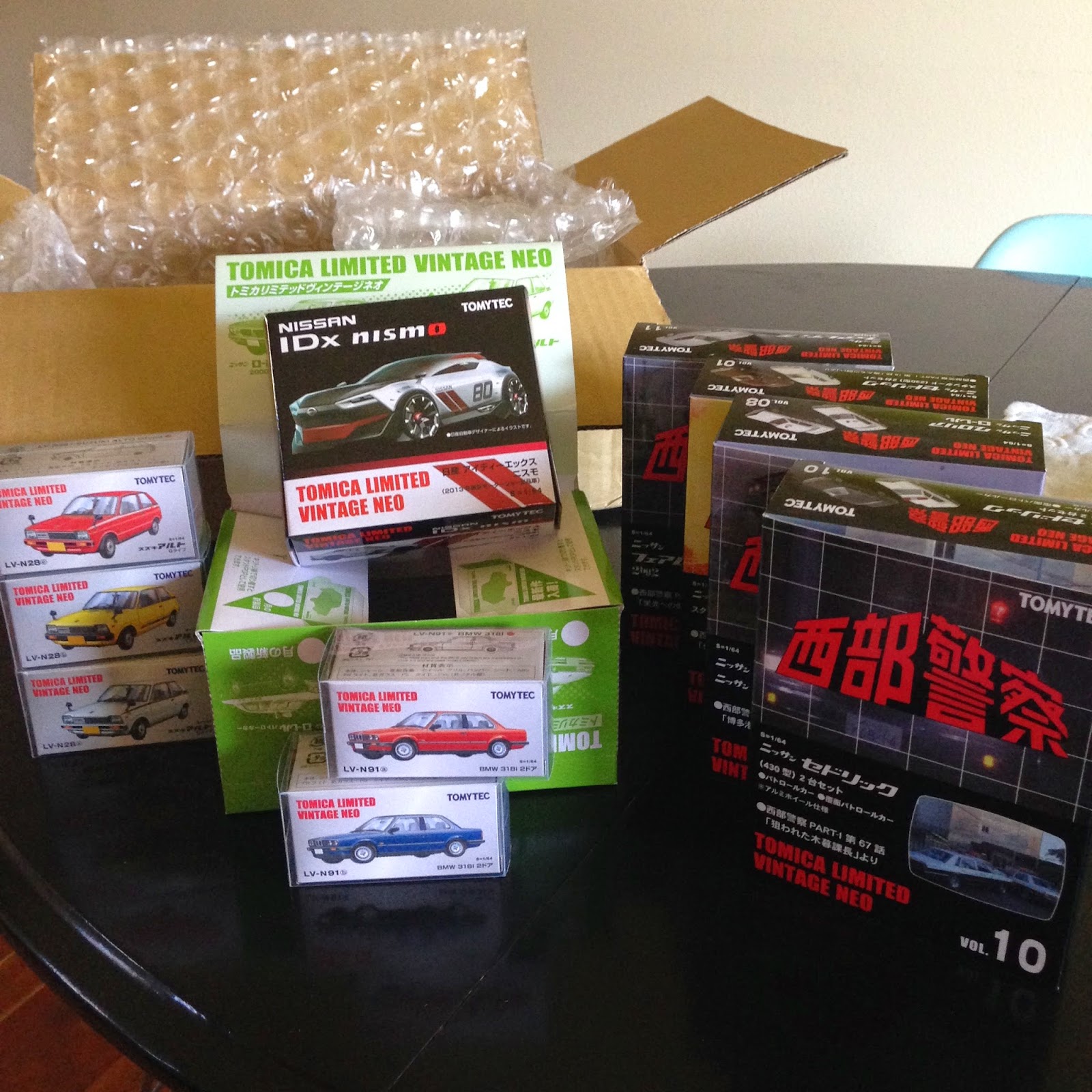 Unboxing the IDx and more: Opening a parcel of Tomica Limited Vintage ...