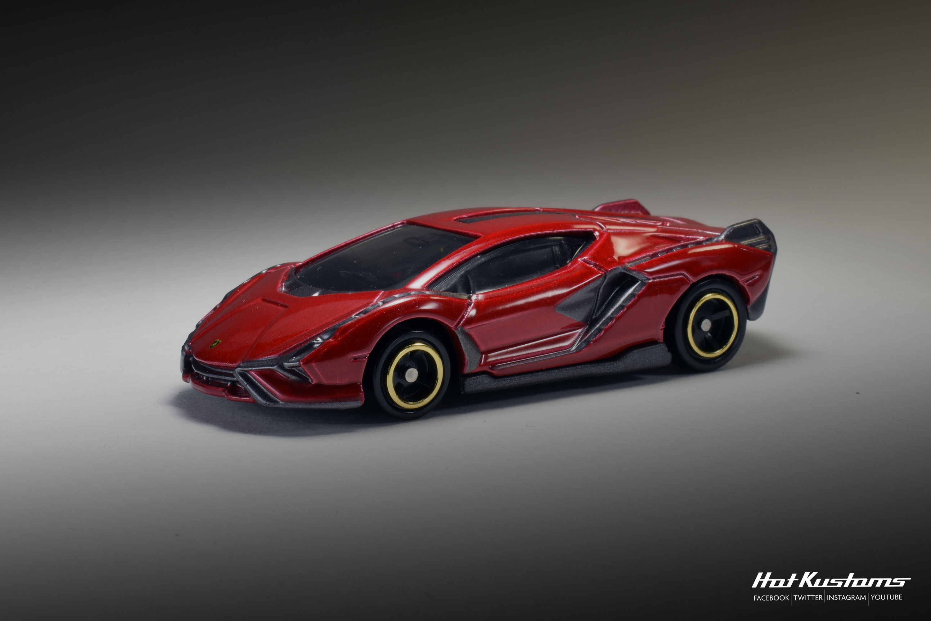 Tomica Welcome 2021 with the Flashy Lamborghini Sián and Glico Pocky ...