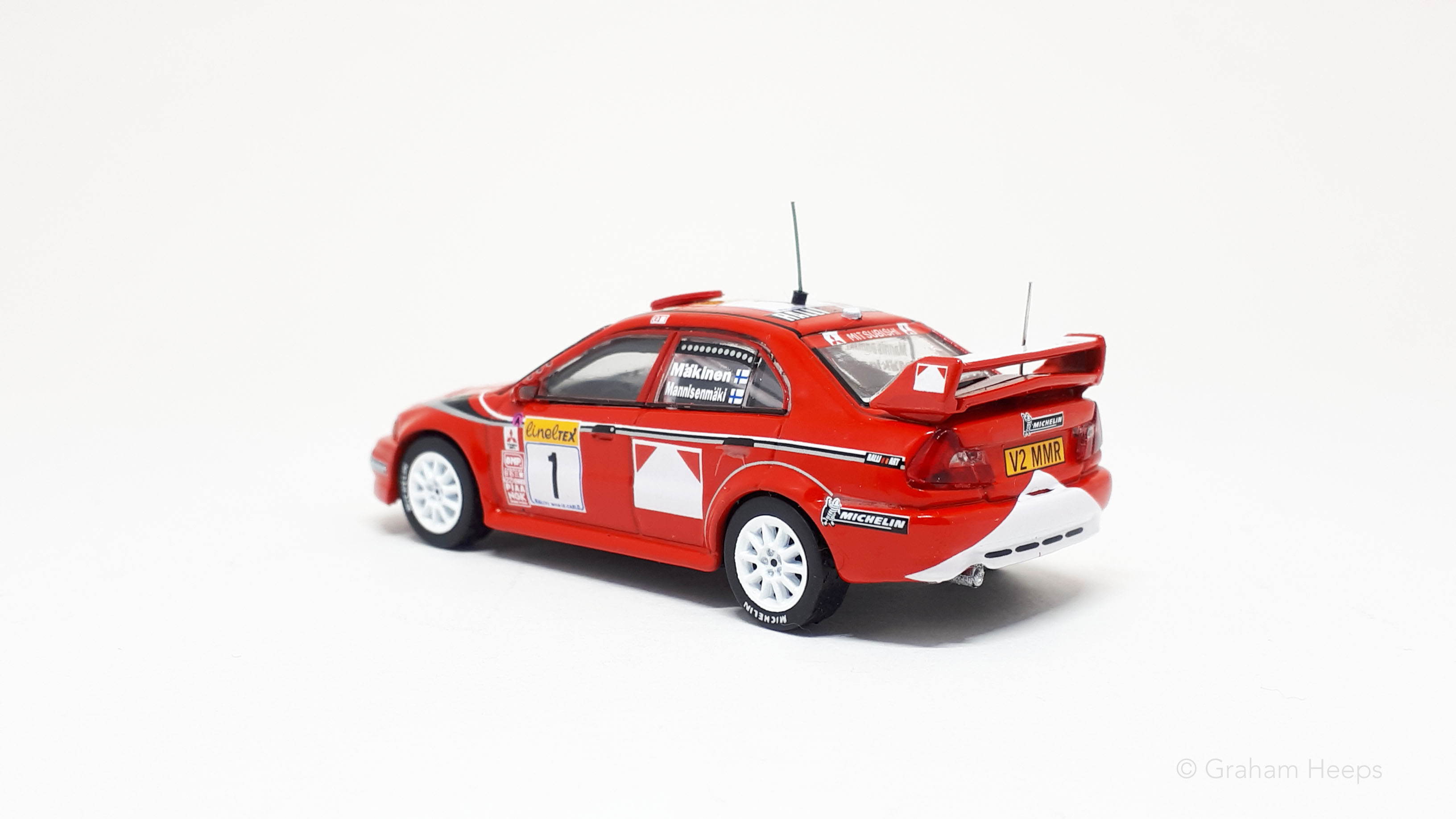 Lancers? Lots! Three new Mäkinen Mitsubishi Evos join the rally ...